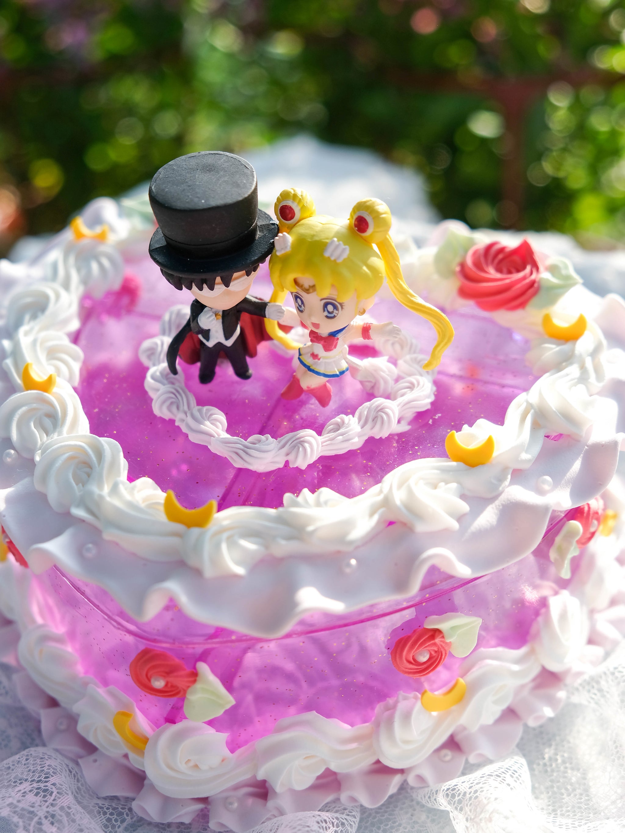 JELLY CAKE - Sailor Moon and Tuxedo Mask – 10AM CAKE